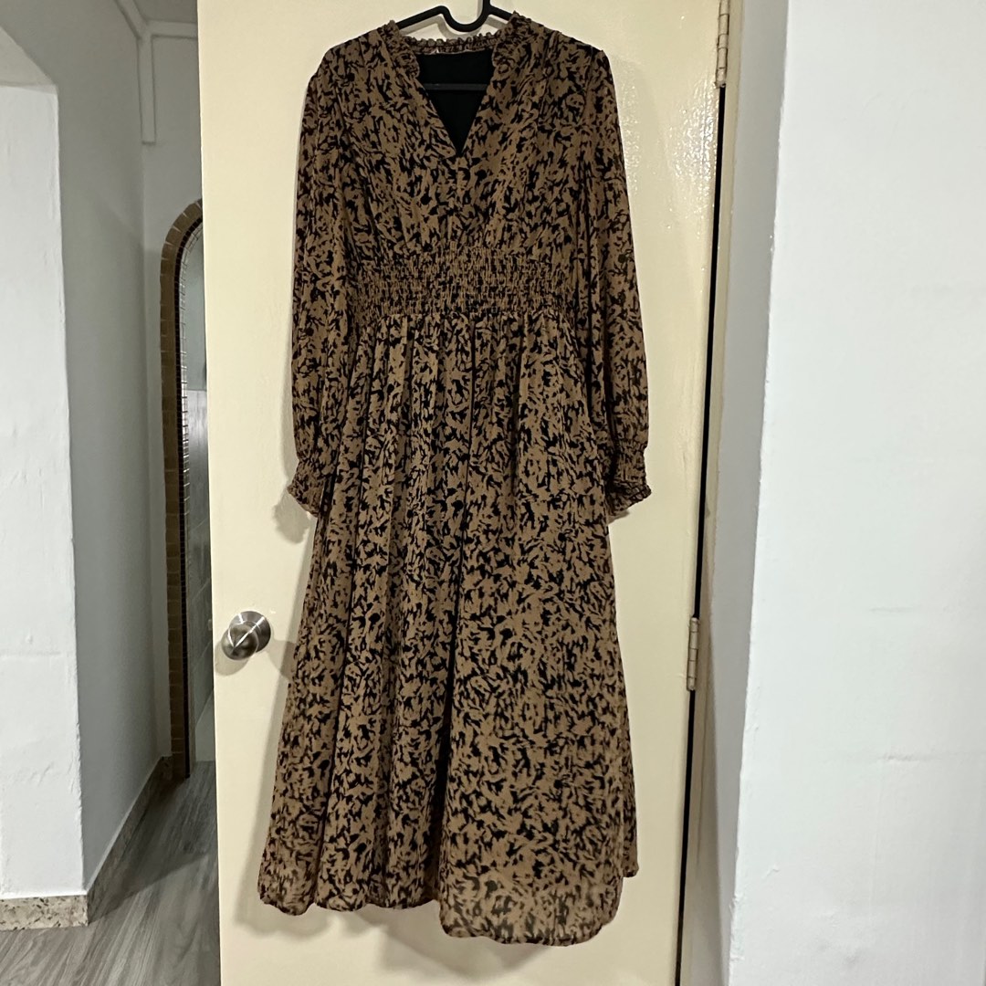Filanto Midi Dress, Women's Fashion, Dresses & Sets, Dresses on Carousell