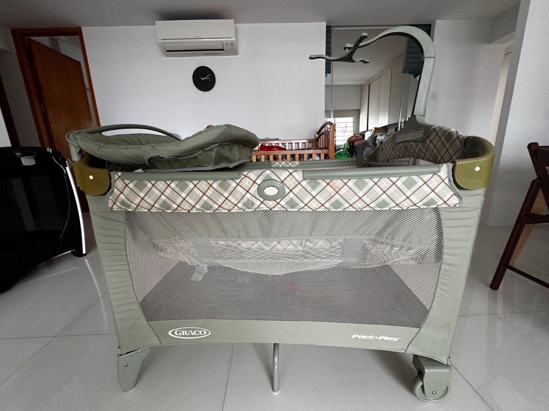 FREE Graco Playpen portable to bless, Babies & Kids, Baby Nursery ...