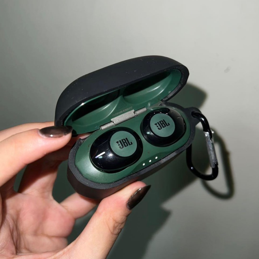 JBL wireless earbuds, Audio, Earphones on Carousell