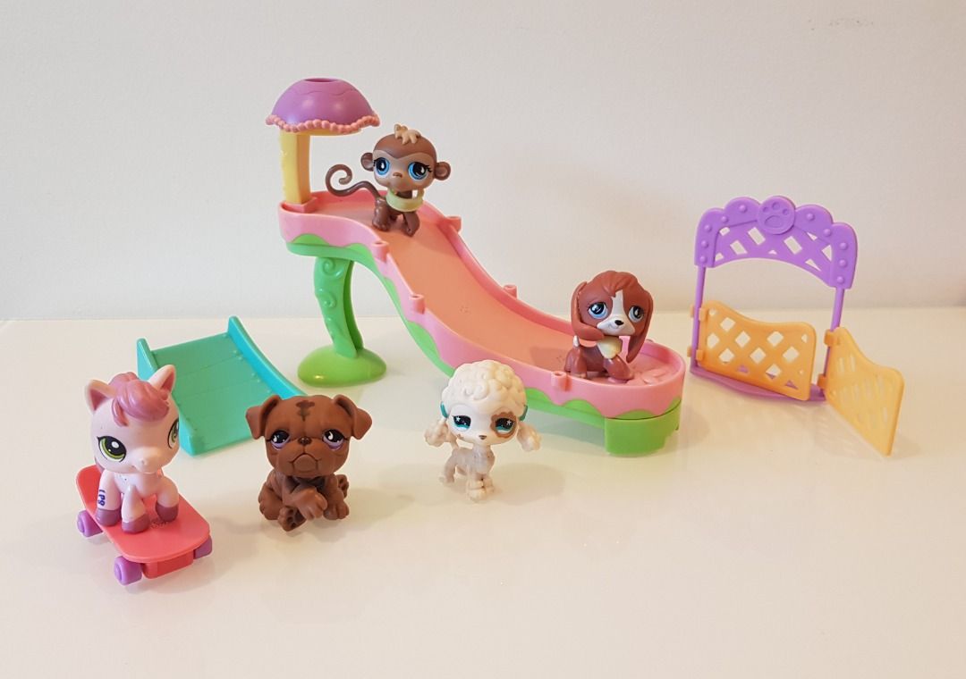 LPS Littlest Pet Shop Slide with 4 Authentic Pets (#881, #567, #730 ...