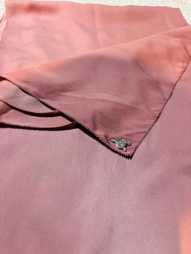 matte satin duck shawl (original without box), Women's Fashion ...