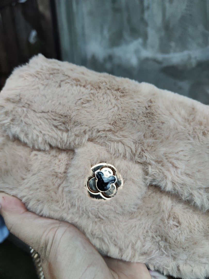 ORIG NRETRO X DISNEY FUR MICRO/SMALL SLING BAG GANDA SOBRA, Women's ...