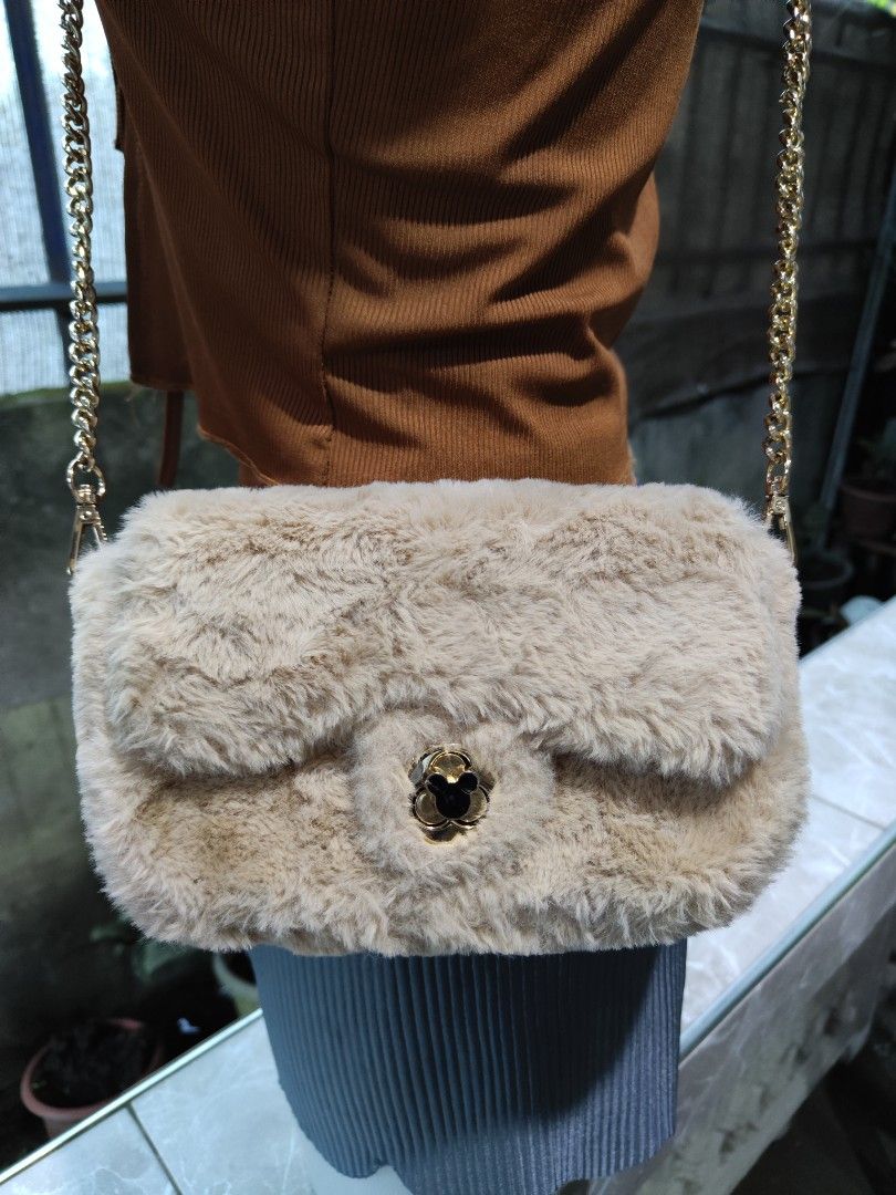 ORIG NRETRO X DISNEY FUR MICRO/SMALL SLING BAG GANDA SOBRA, Women's ...