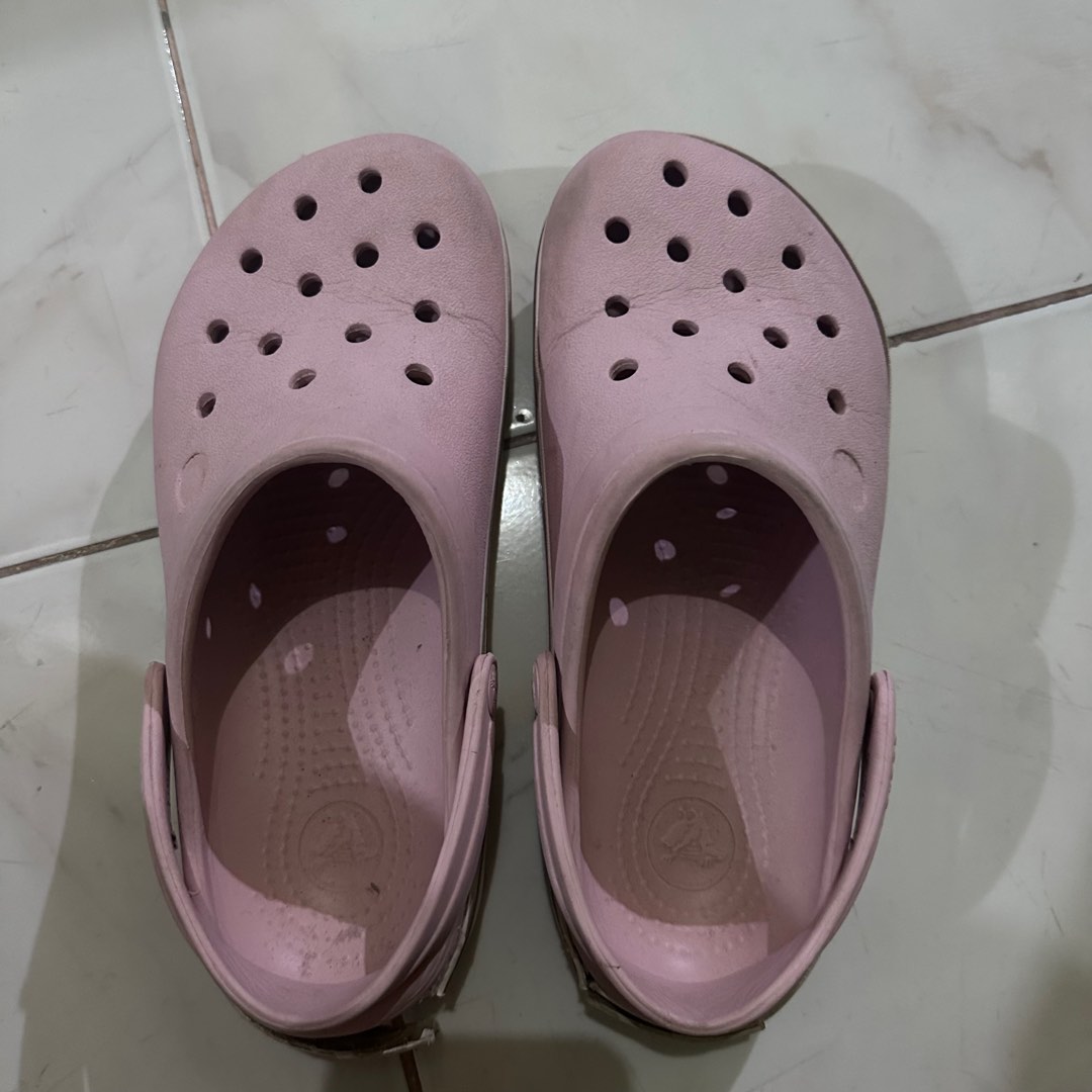 Original Crocs pink crocband series w8, Women's Fashion, Footwear, Slippers and slides on Carousell