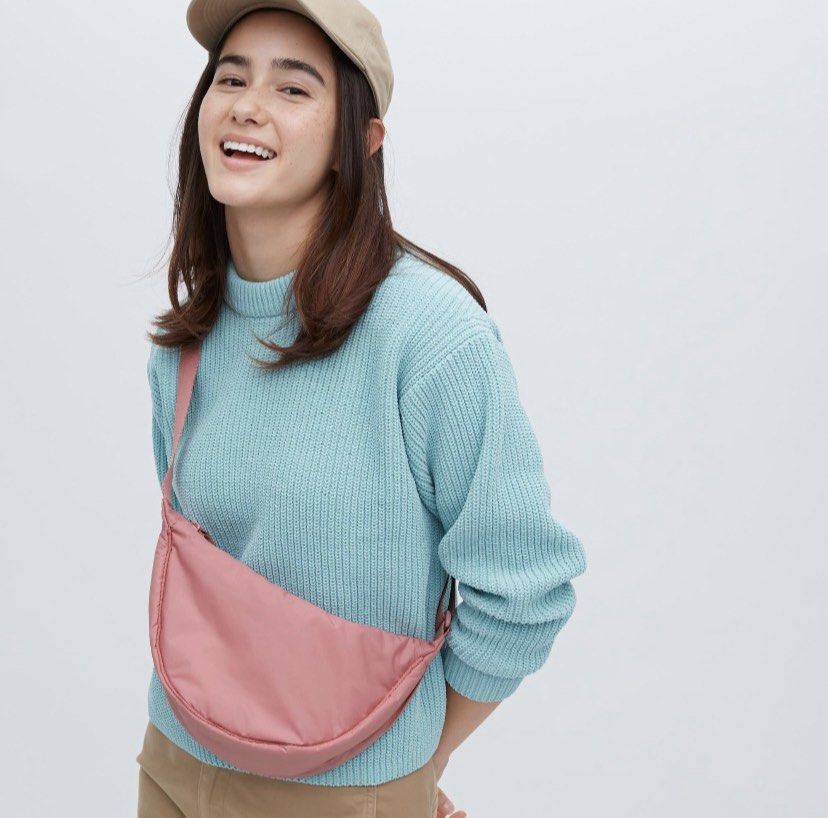 Original Uniqlo Dumpling round bag unisex, Men's Fashion, Bags, Sling ...