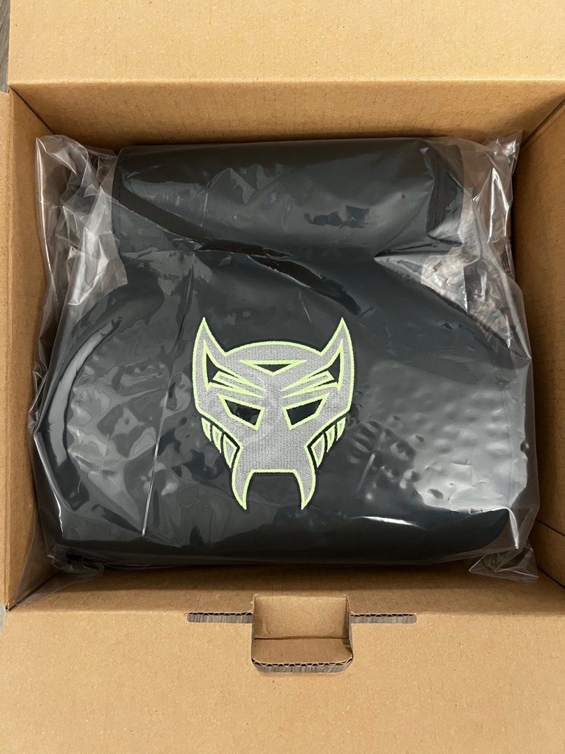 OSIM uThrone Gaming Massage Chair Headrest & Lumbar Support, Furniture ...