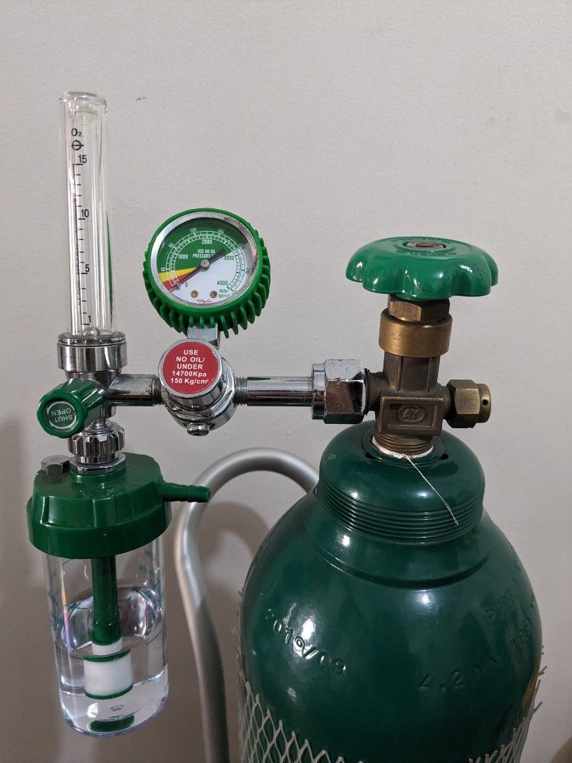 Oxygen Tank 20lbs w/ regulator, Health & Nutrition, Medical Supplies ...