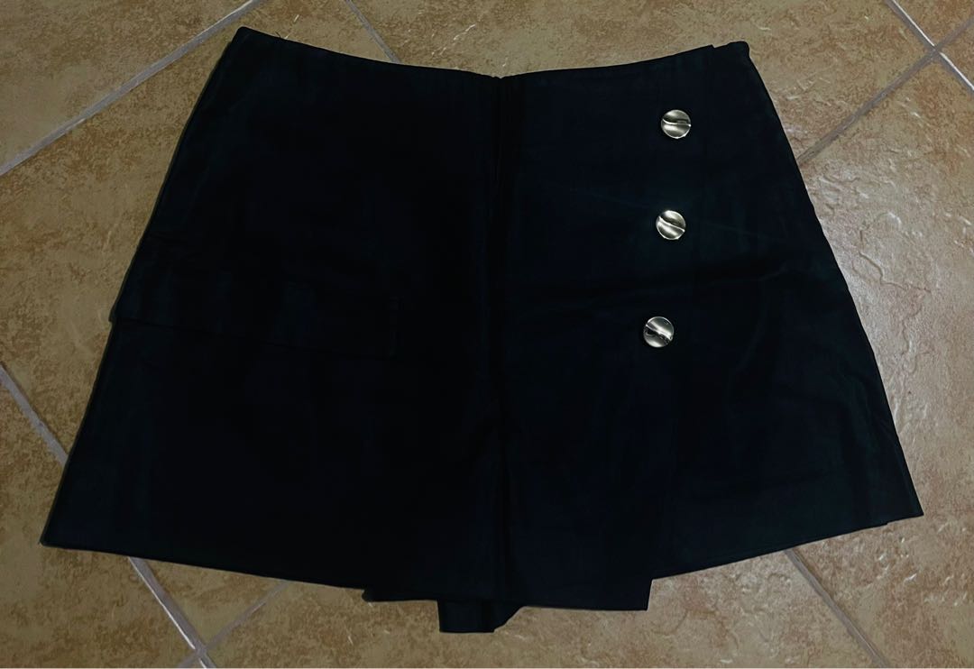 Palda Short, Women's Fashion, Bottoms, Shorts on Carousell