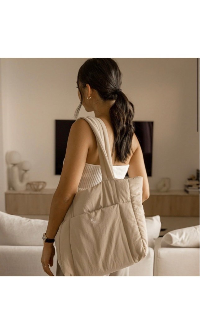 The Paper bunny TPB shopper bag in Bambi, Women's Fashion, Bags ...