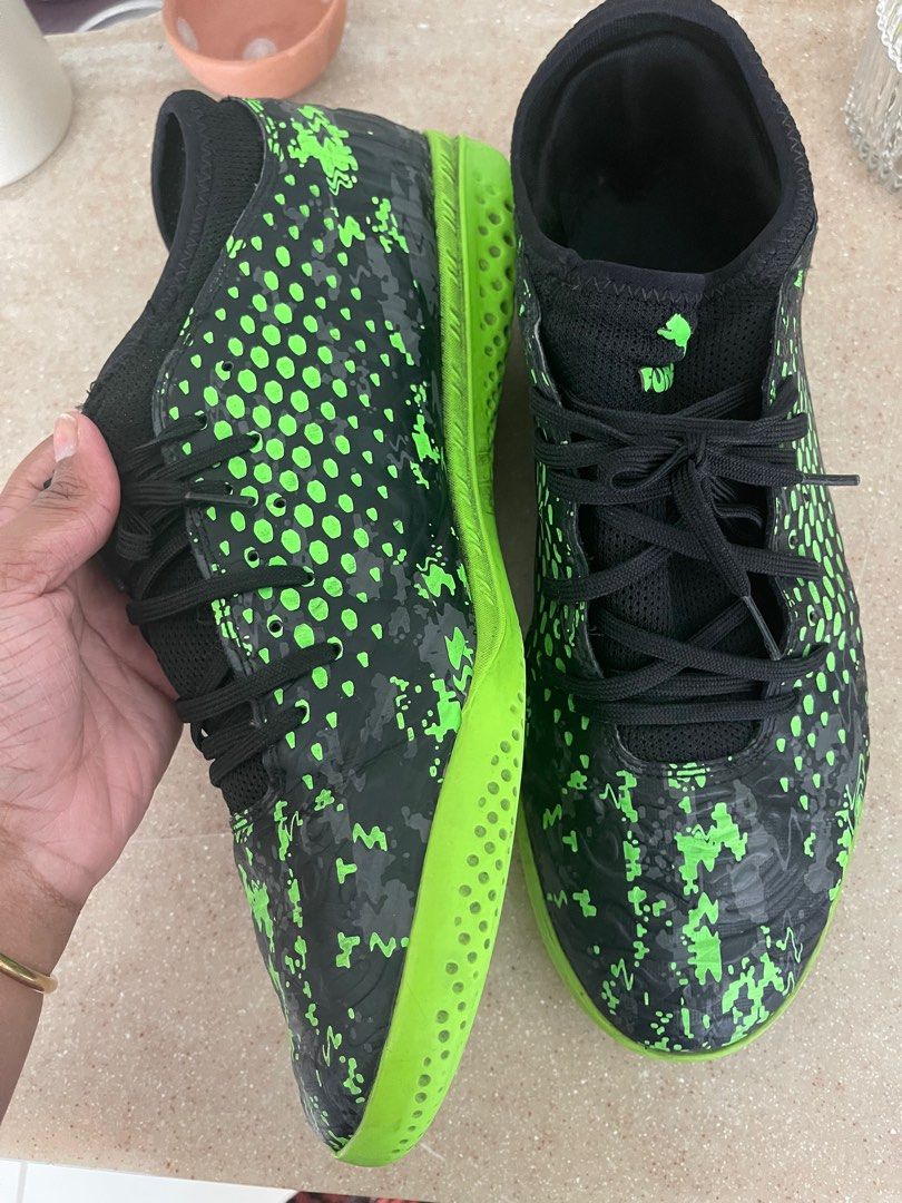 Puma Futsal Shoes, Men's Fashion, Footwear, Sneakers on Carousell