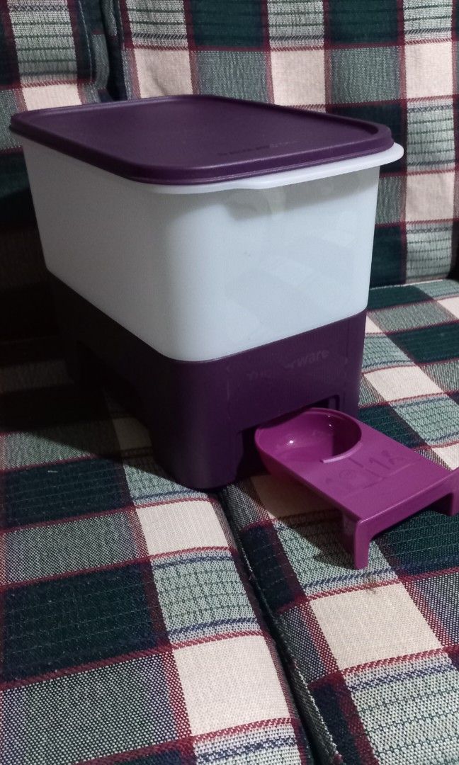 Rice smart tupperware 5kg, Furniture & Home Living, Kitchenware ...