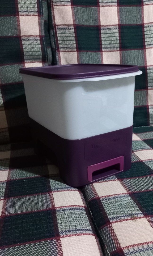 Rice smart tupperware 5kg, Furniture & Home Living, Kitchenware ...