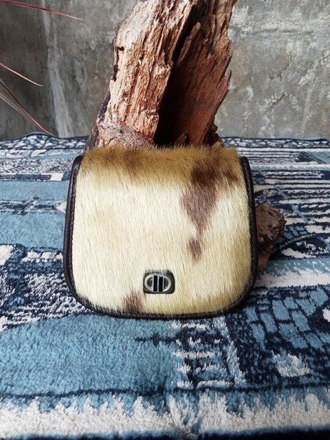 SEAL FUR BIFOLD WALLET (PROJECT/DIY), Women's Fashion, Bags & Wallets ...