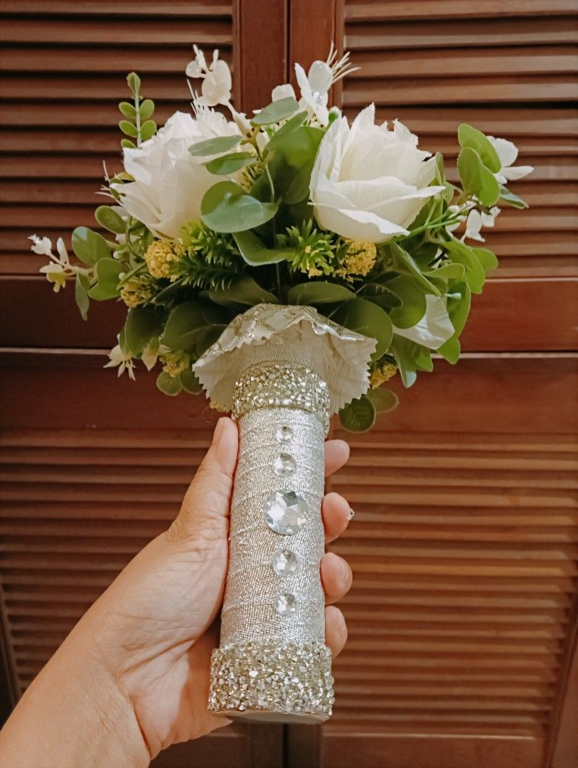SEWA Bunga Tangan Roses Artificial Flower| Bridal Hand Bouquet, Hobbies ...