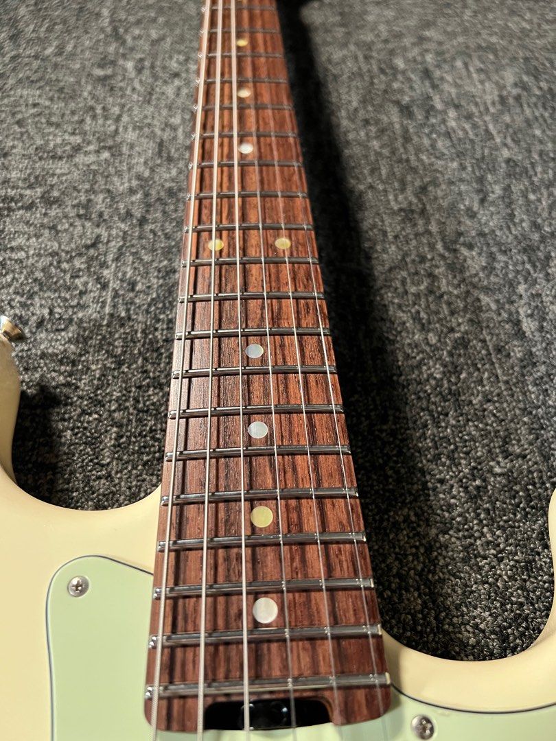 Shijie STE Pro (Nitro) - Vintage White, Hobbies & Toys, Music & Media ...