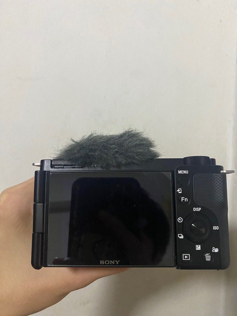 Sony ZEV-10( with 2 LENS), Photography, Cameras on Carousell