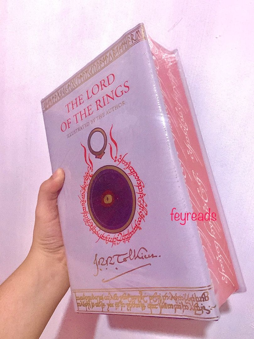 The Lord of The Rings Illustrated - Sprayed Edges, Hobbies & Toys ...