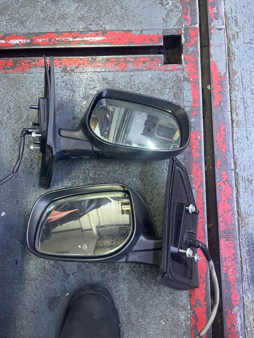 Toyota Axio side mirror, Car Accessories, Accessories on Carousell