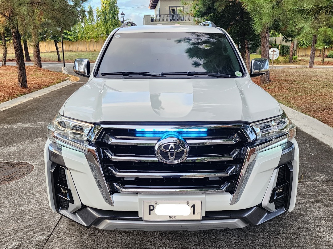Toyota Land Cruiser LC200 Limgene, Cars for Sale, Used Cars on Carousell
