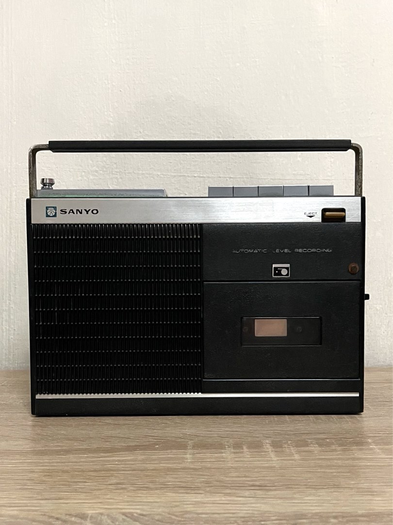 Vintage Sanyo Cassette Player Recorder, Hobbies & Toys, Memorabilia & Collectibles, Vintage ...