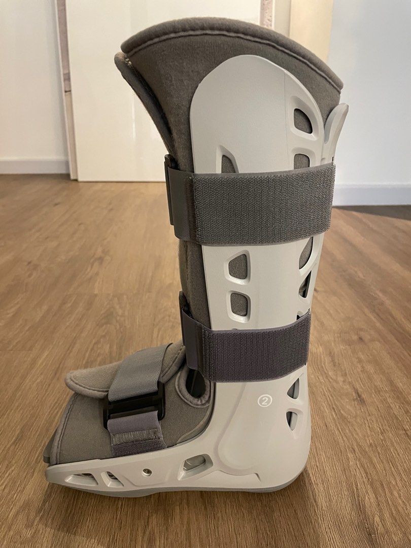 Walker’s boot Long - size S, Health & Nutrition, Assistive ...