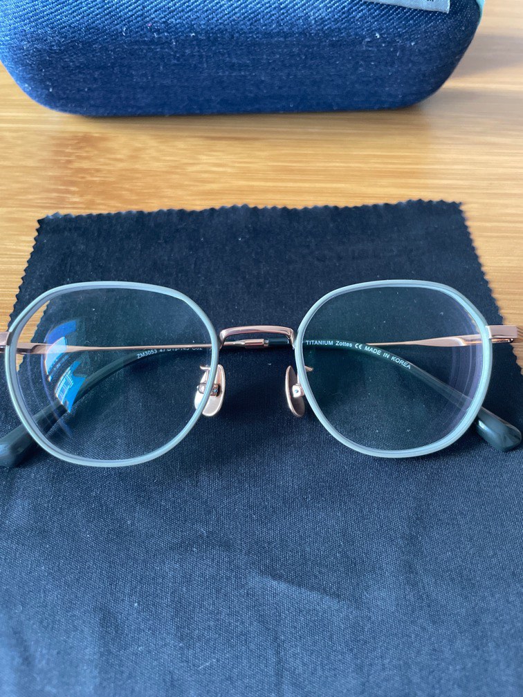 ZOTTES 新鏡架（淺綠色）, 女裝, 手錶及配件, 眼鏡 - Carousell