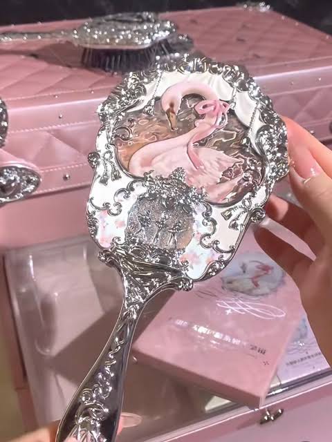 FLOWER KNOWS SWAN BALLET MIRROR CREAM, Beauty & Personal Care, Face ...