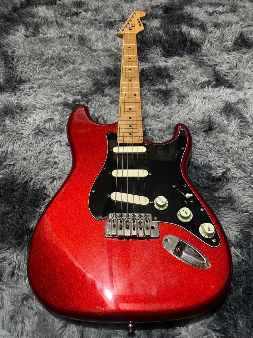 FS/FT Playtech Candy Apple Red Stratocaster, Hobbies & Toys, Music ...
