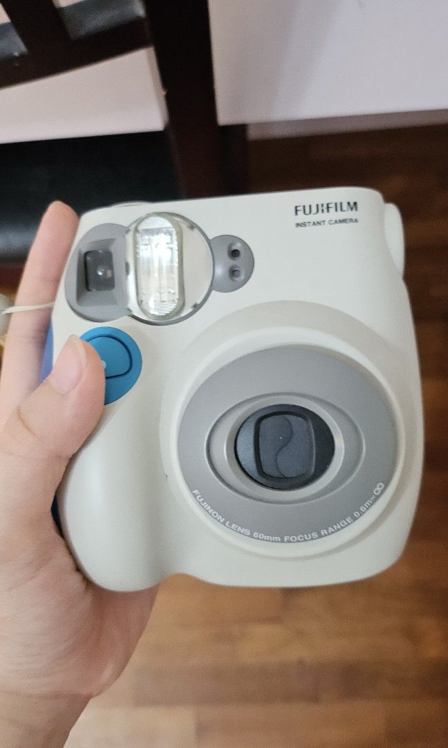 fujifilm instax mini 7 camera, Photography, Cameras on Carousell