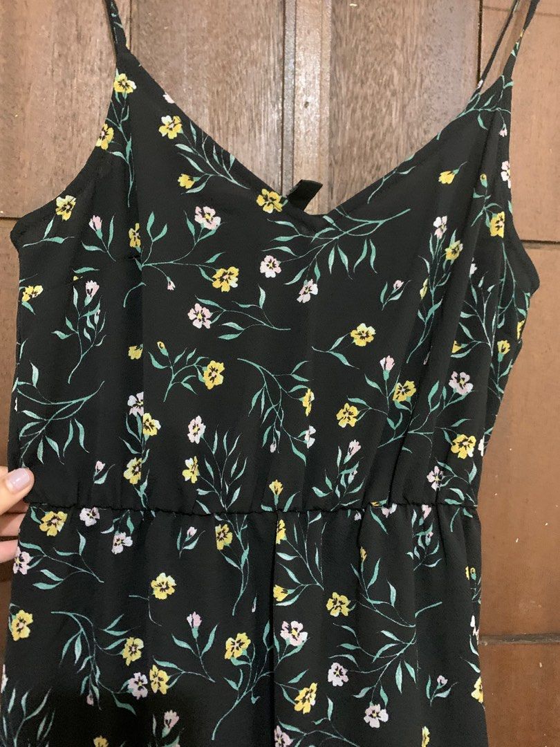HnM Dress ukuran S, Fesyen Wanita, Pakaian Wanita, Gaun & Rok di Carousell