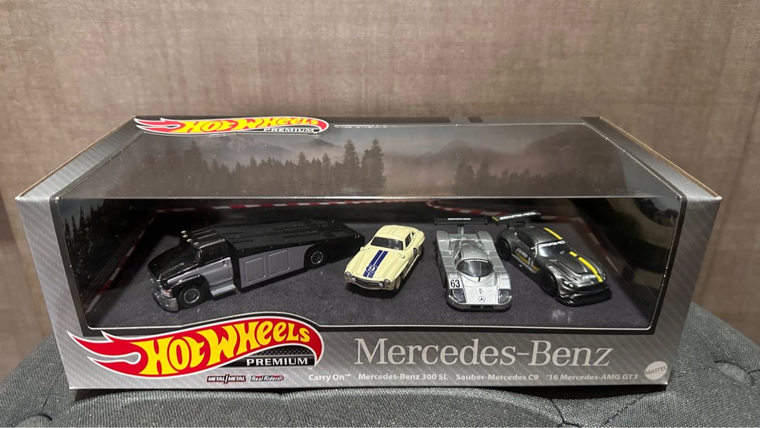 Hot Wheels Premium Collector Set (box diorama) - Mercedes Benz AMG ...