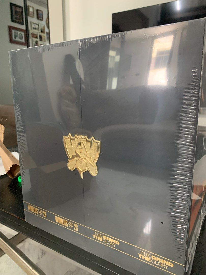 League of Legends World's Unlocked 2023 Limited Edition Collector's Box ...