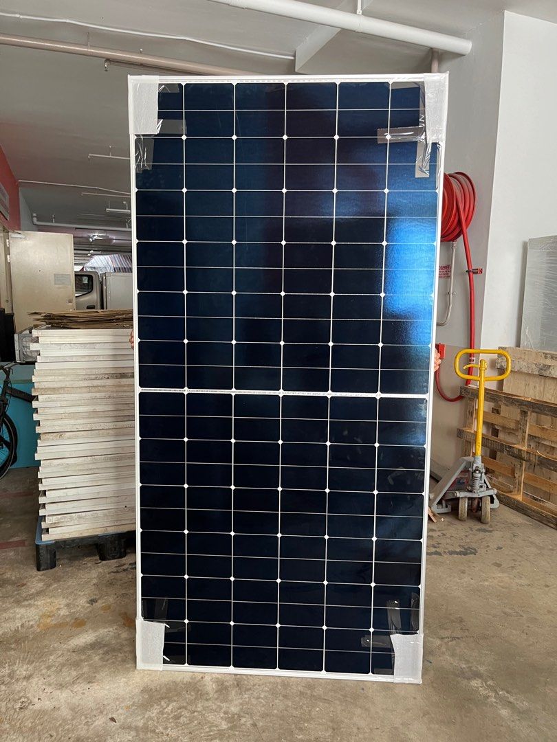 Longi solar panel 575W, Everything Else on Carousell