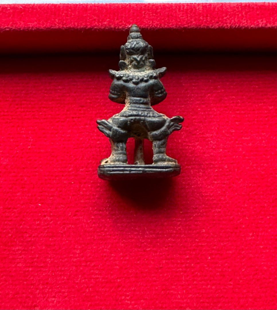 Lp Moon Phra Taowesuwan Roop Lor (9 Code), Hobbies & Toys, Memorabilia ...