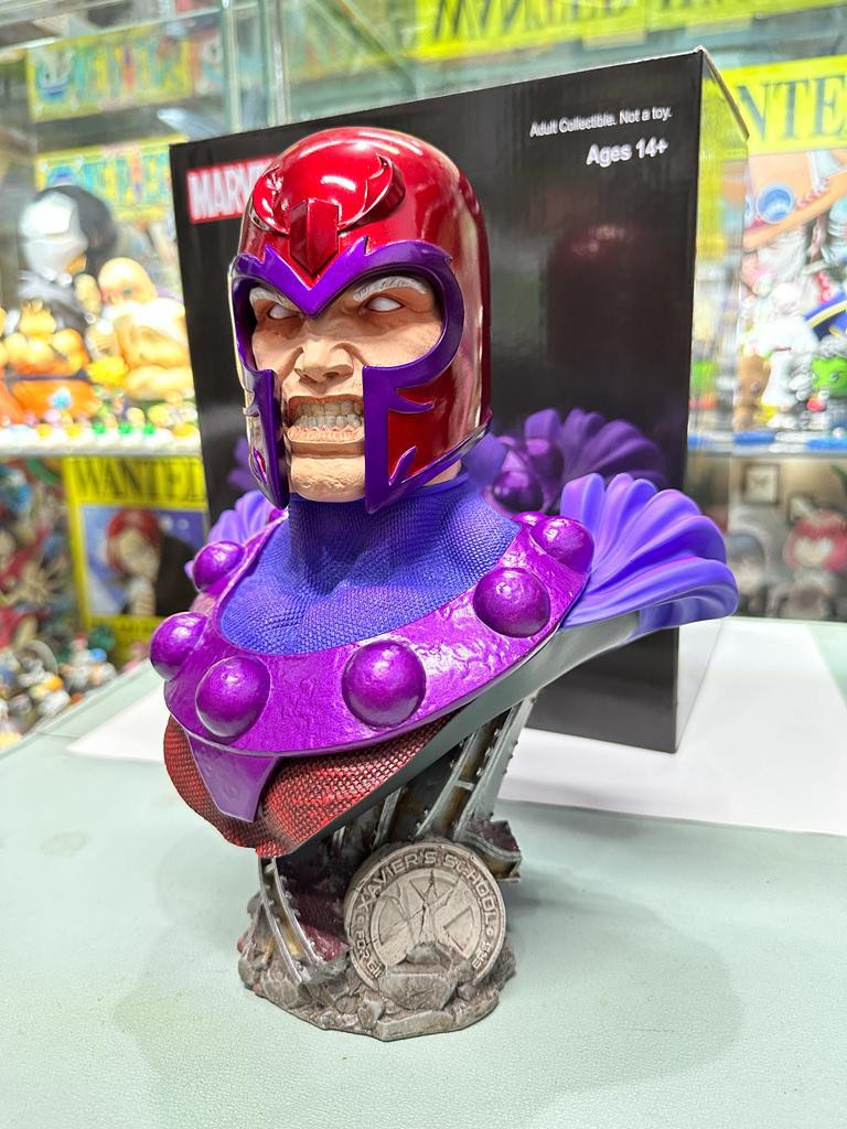 Magneto 1/2 Bust Diamon Select Toys Limited Edition, Hobbies & Toys ...
