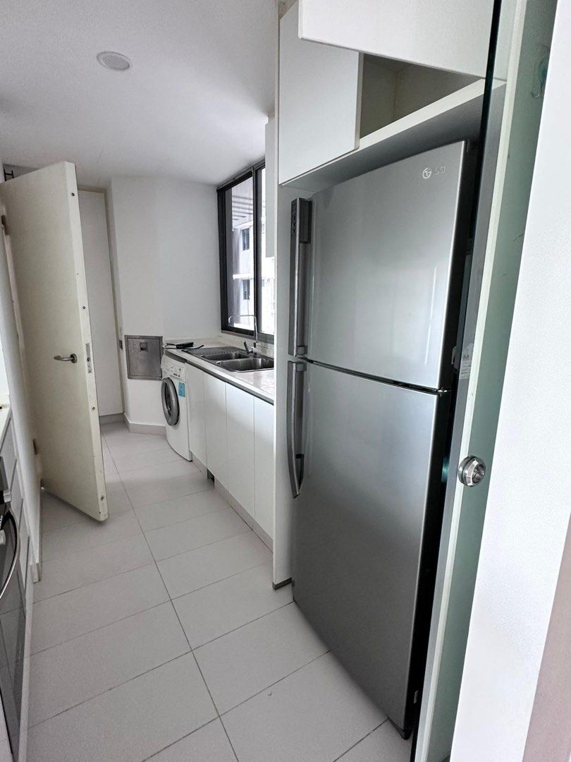 Master Room with Ensuite Toilet Waterfront Key, 3 mins walk to Bedok ...