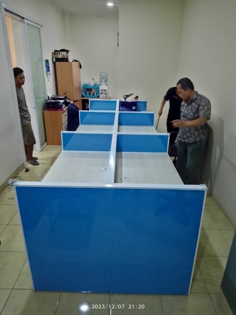 Meja sekat kantor - meja partisi - meja kantor (per 1 meja), Perabotan ...
