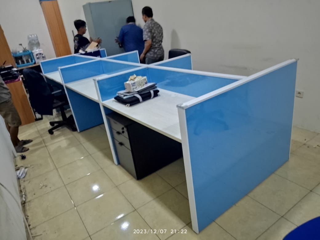 Meja sekat kantor - meja partisi - meja kantor (per 1 meja), Perabotan ...