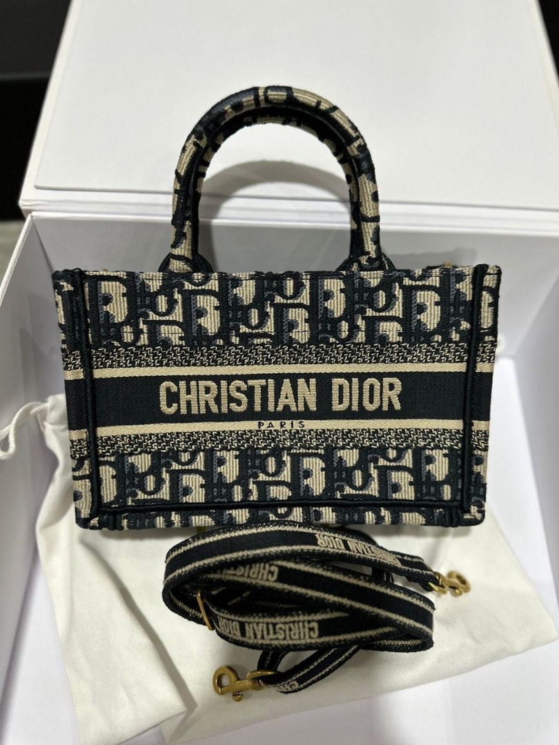 NEW CHRISTIAN DIOR Mini Tote Book Navy Oblique new with strap, Barang ...