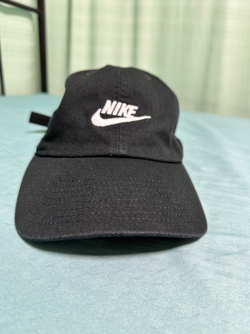 Nike Cap, Men's Fashion, Watches & Accessories, Caps & Hats on Carousell