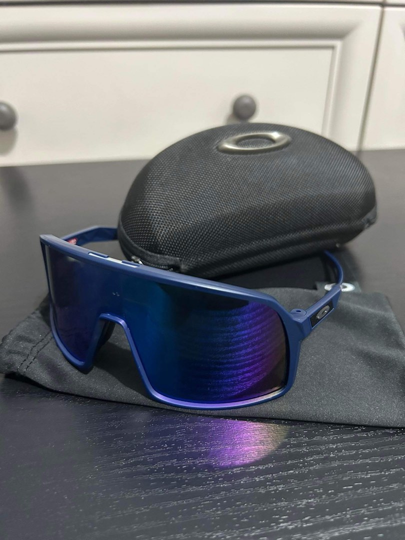 Oakley Sutro S, Announcements on Carousell