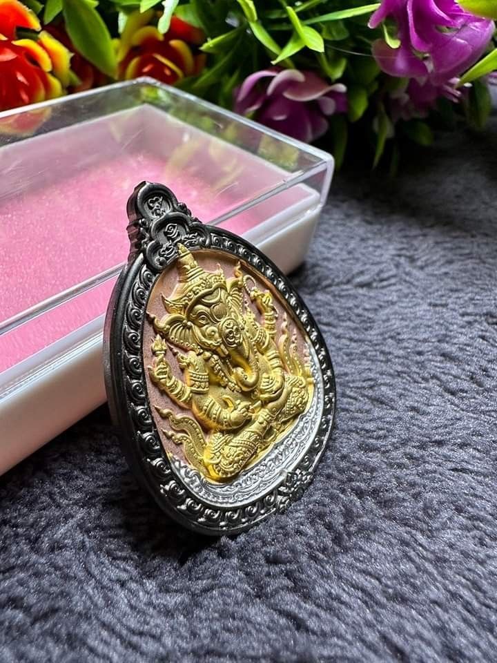 Phra Uchen, Hobbies & Toys, Memorabilia & Collectibles, Religious Items ...