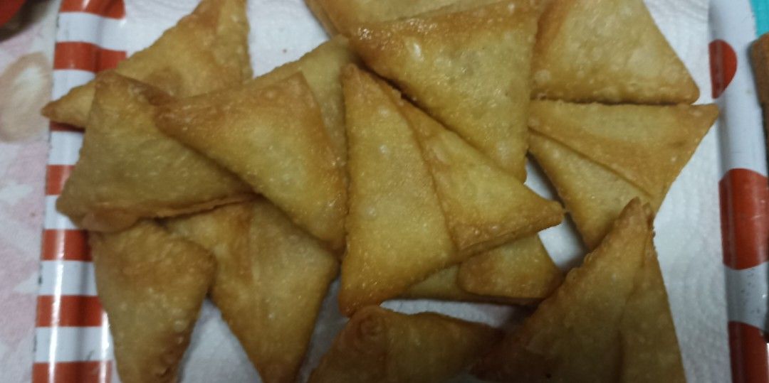 (PREORDER) Frozen Samosa Keju, Makanan & Minuman, Makanan Instan di ...