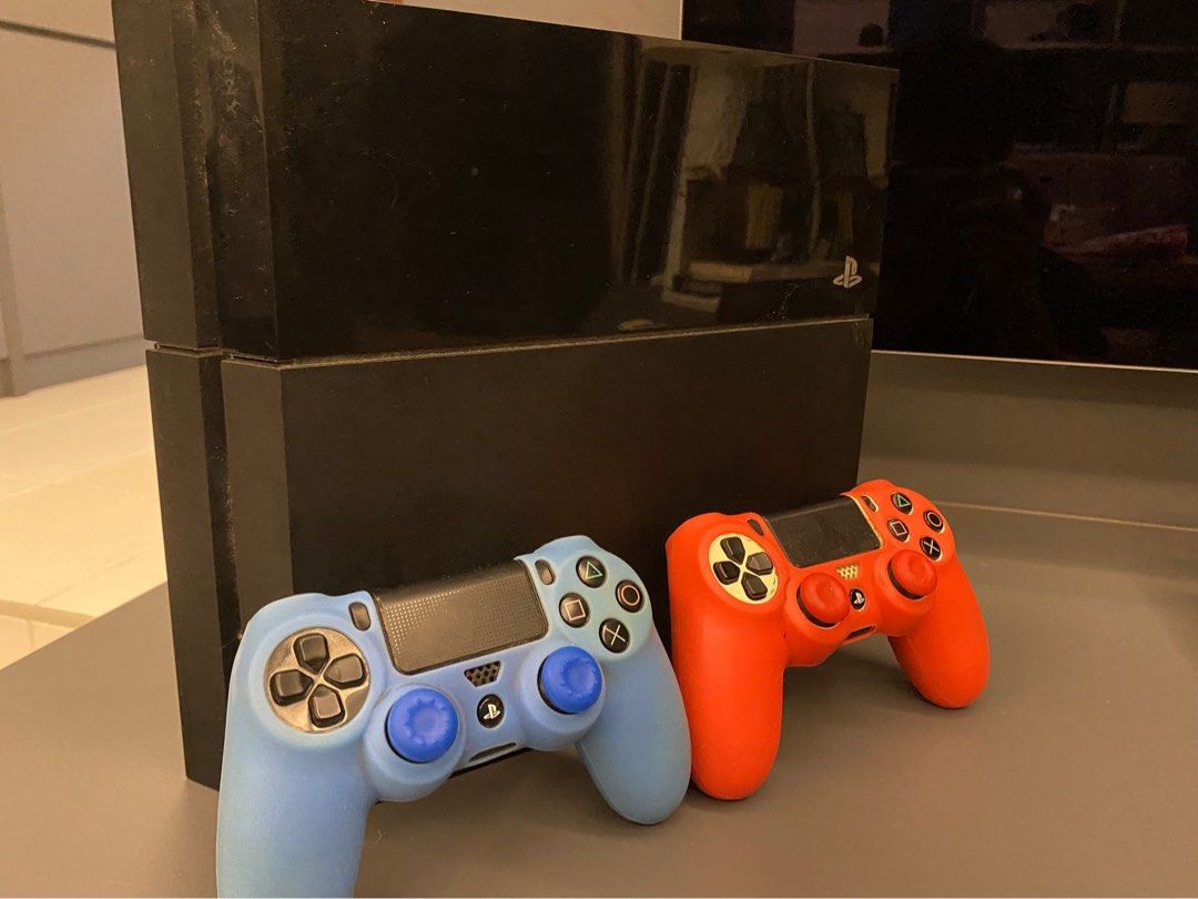 PS4 Fat with 2 controllers, Video Gaming, Video Game Consoles ...