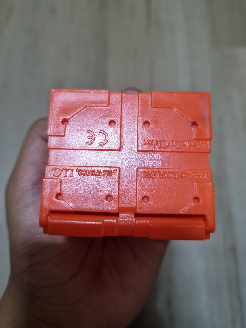 roblox empty box, Hobbies & Toys, Toys & Games on Carousell