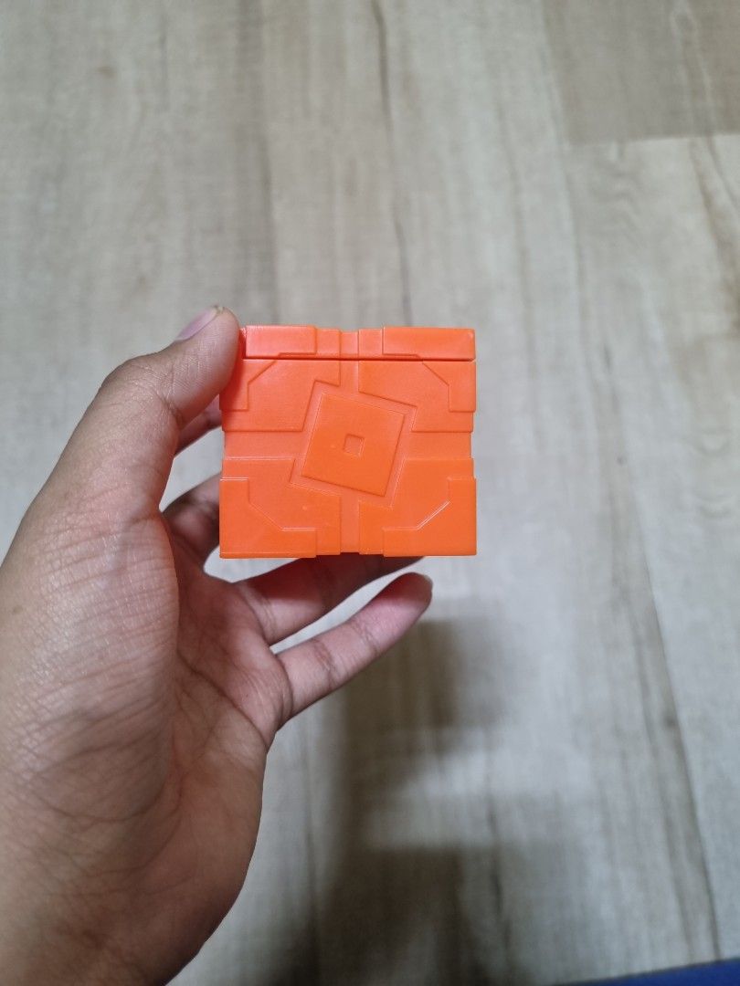roblox empty box, Hobbies & Toys, Toys & Games on Carousell