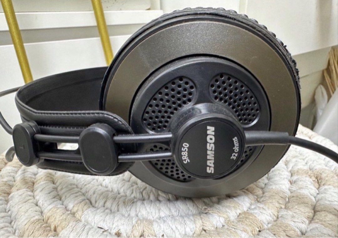 Samson Headphone, Audio, Headphones & Headsets on Carousell