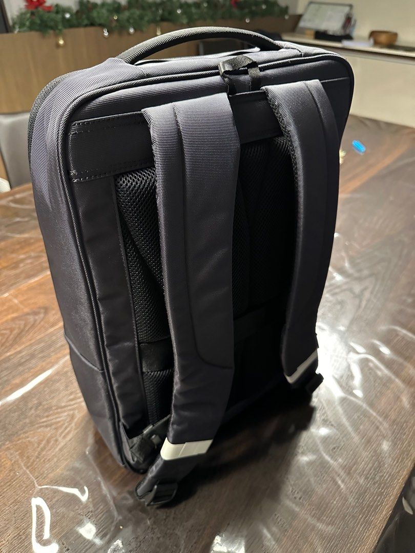 Samsonite Scaboro Grey backpack, Hobbies & Toys, Travel, Luggage on ...