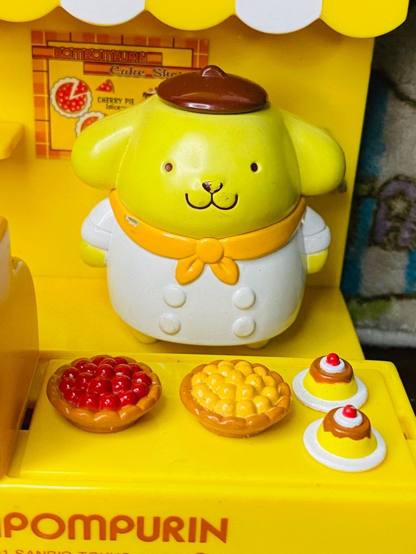 Sanrio Vintage 2001 Pompompurin Cake shop 400, Hobbies & Toys ...