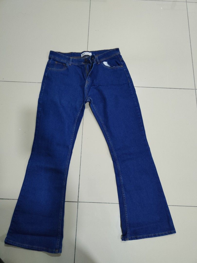 Seluar bootcut, Women's Fashion, Bottoms, Jeans & Leggings on Carousell